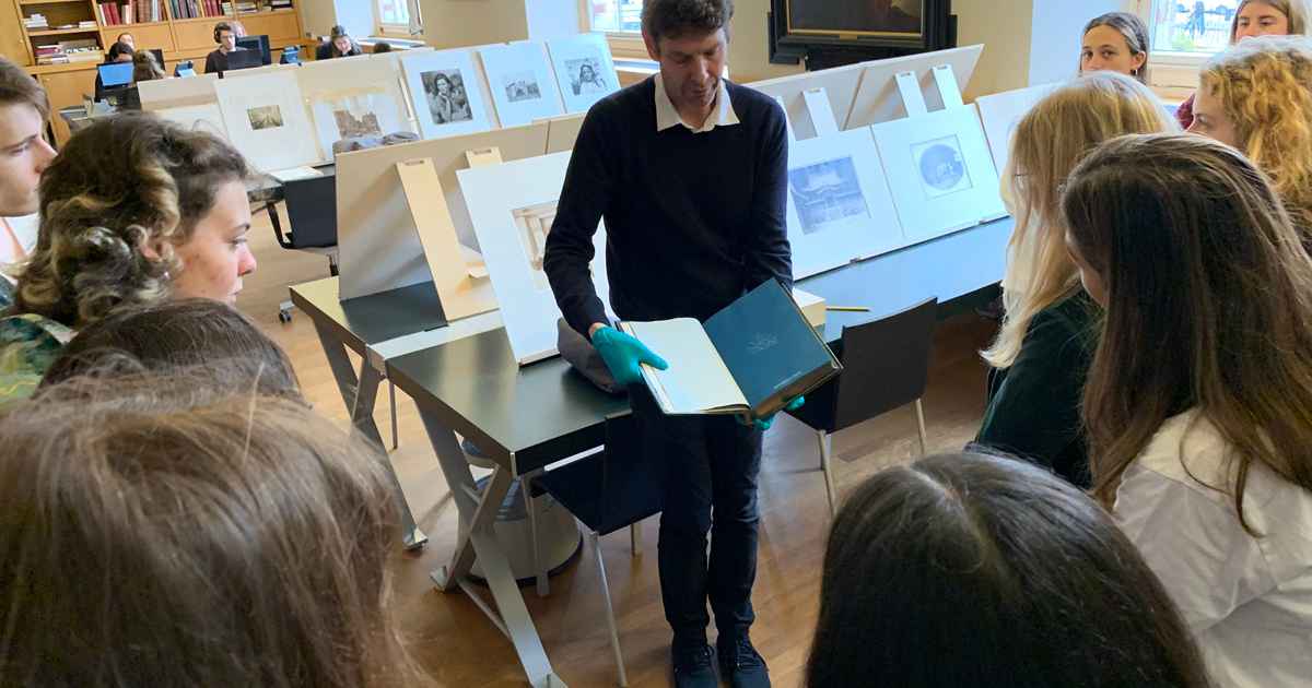 AUC students visit Rijksmuseum's Study Room for photo viewings ...