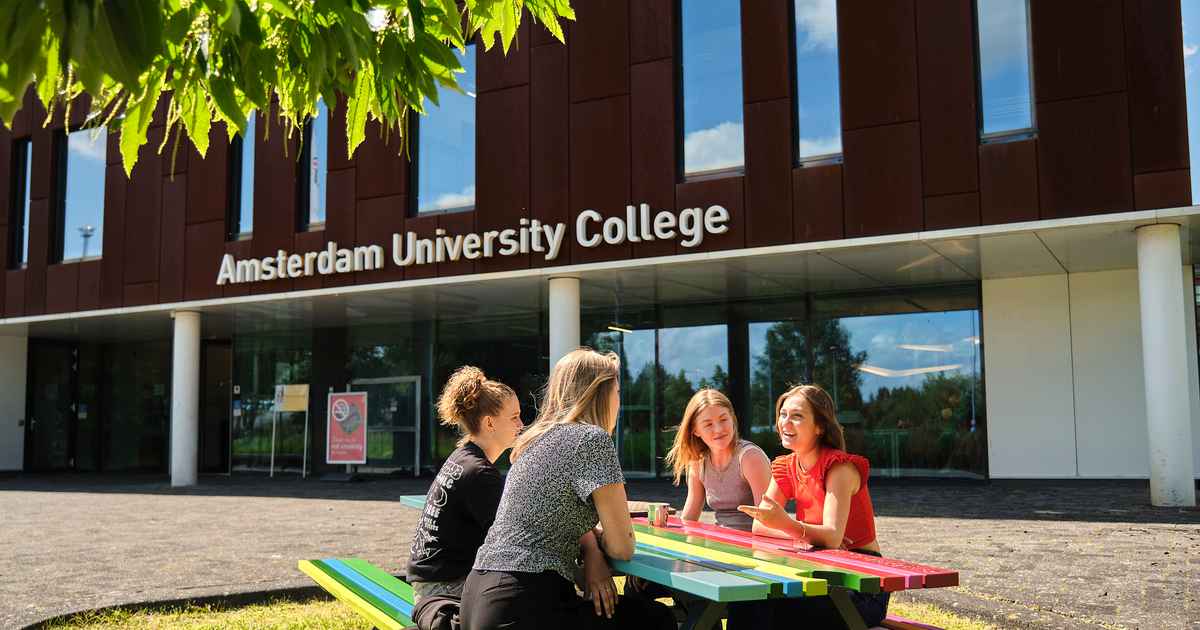 Discover three majors and a world of opportunities - Amsterdam ...